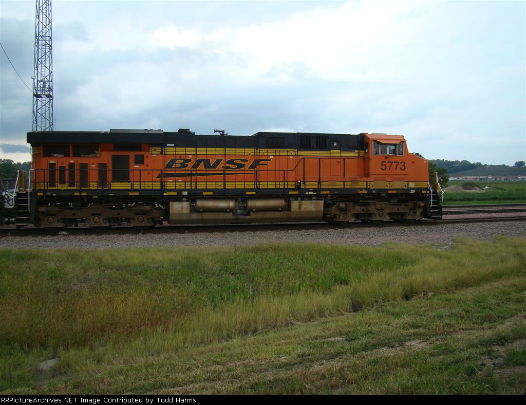 BNSF 5773